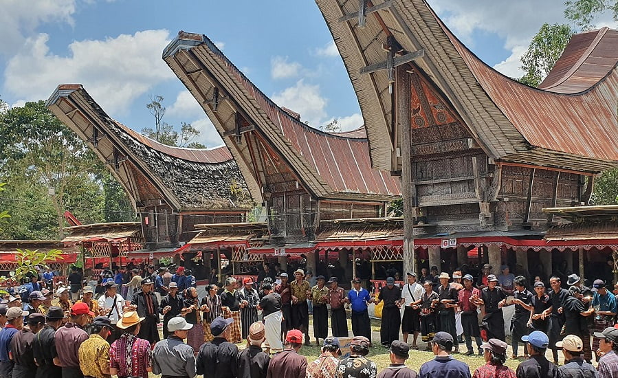 Cultural Commoditization in Tana Toraja, Indonesia - Todi Art | Gallery ...