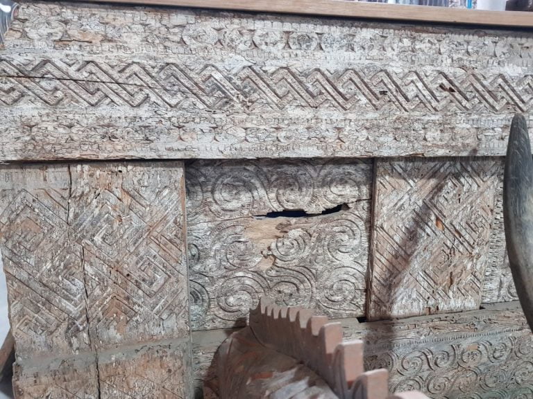 Antique Toraja Wooden Buffalo and Wood Carving (Perfect Patina) - Todi ...