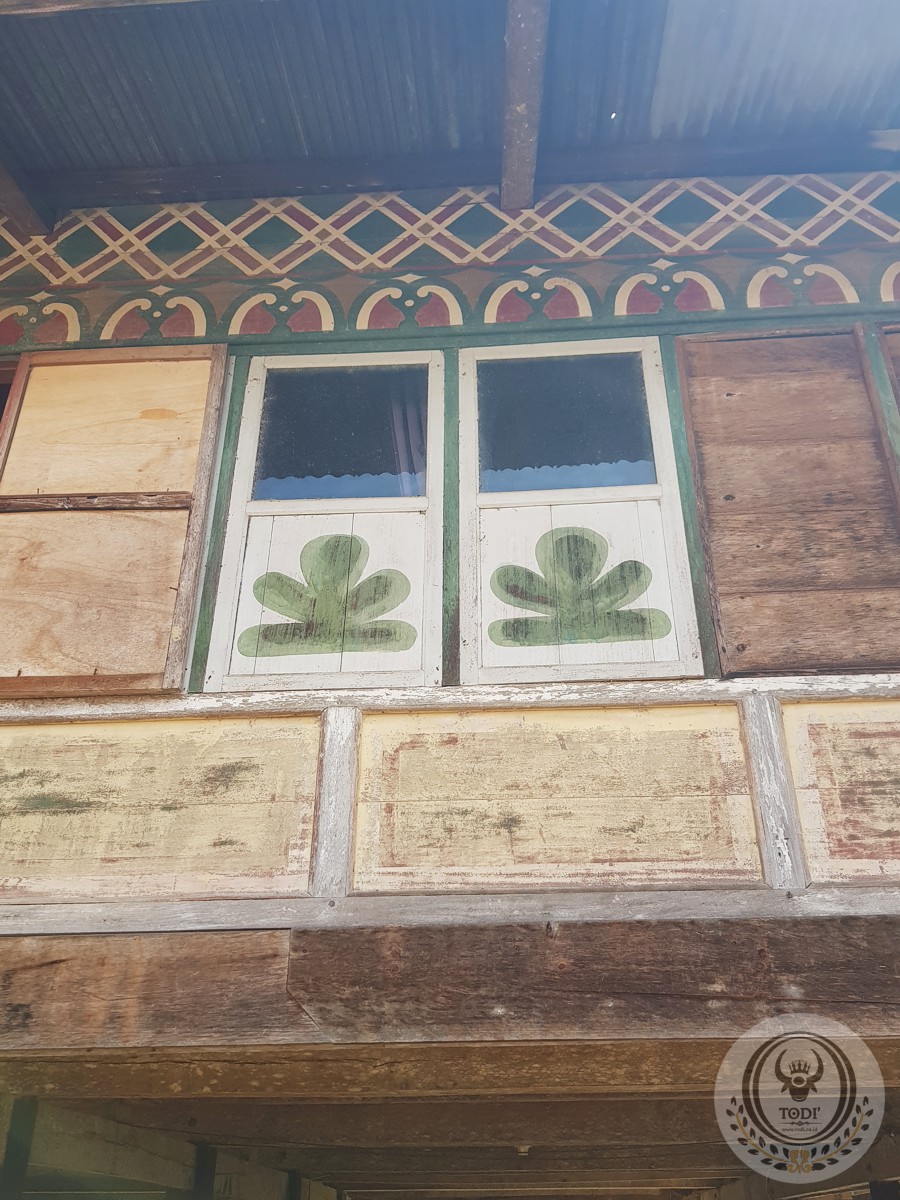 Traditional Wooden Toraja-Bugis Stilt House - Todi Art | Gallery Of Art
